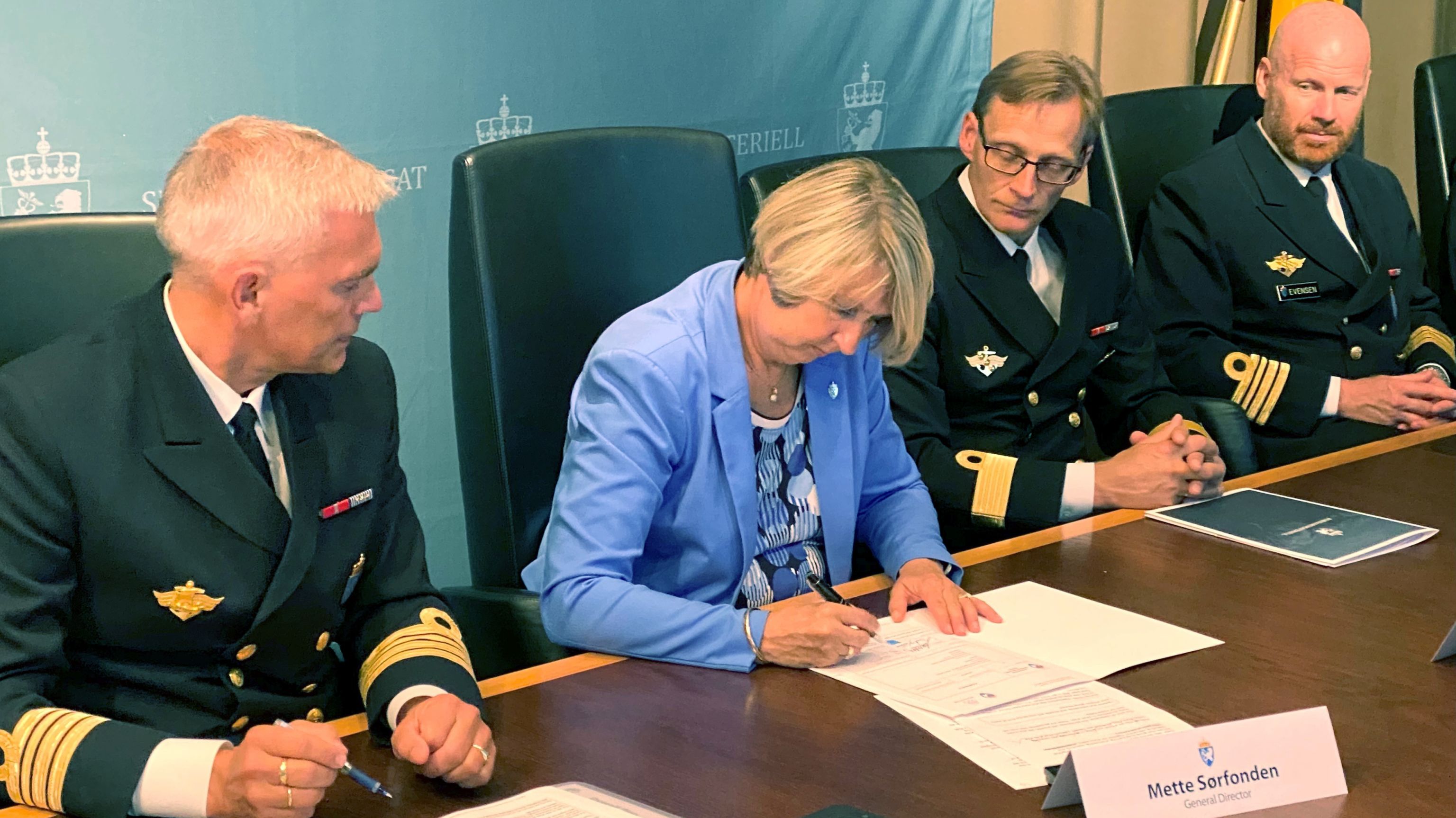Norge og Tyskland signerer avtaler for nye ubåter og missiler